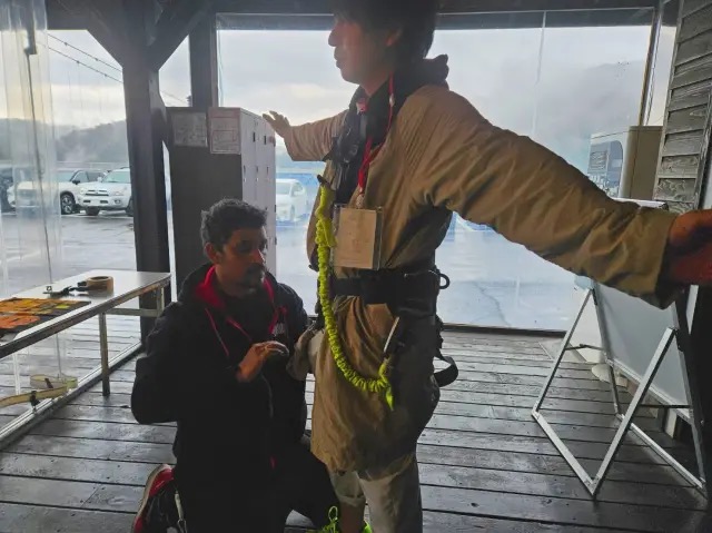 Bungee jumping in Japan at the longest pedestrian suspension bridge on ...
