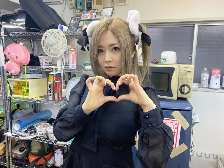 Can Japan’s yami kawaii fashion still work without the yamu? We find ...