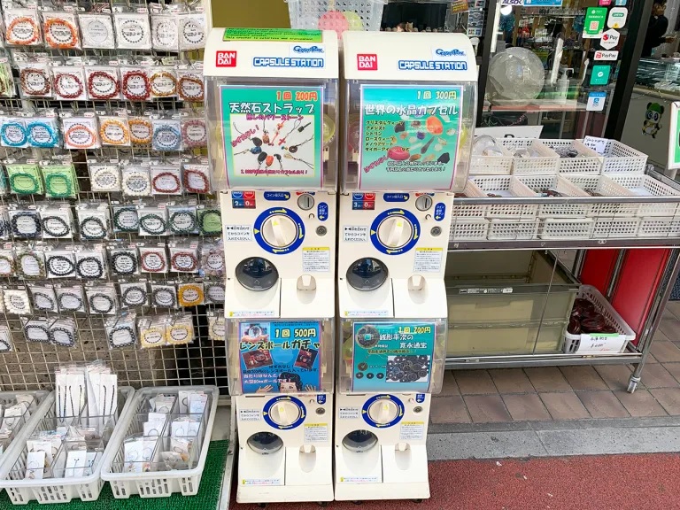 Tokyo capsule toy machine gives you real samurai-era antique coins, but ...