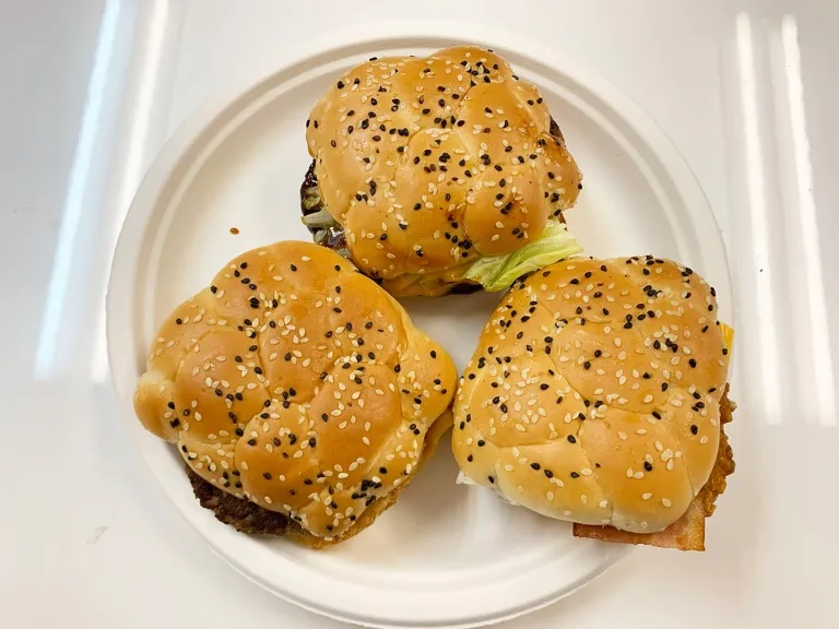 Godzilla burgers appear at McDonald’s Japan, and t’s time to eat them ...