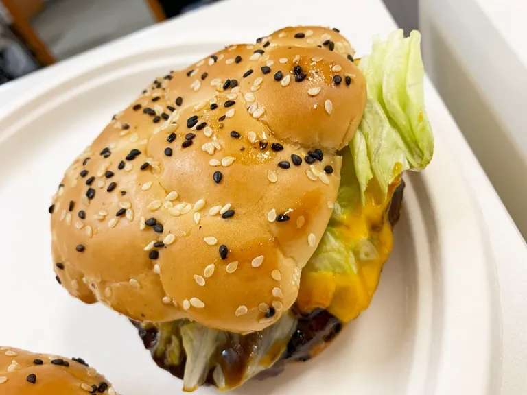 Godzilla burgers appear at McDonald’s Japan, and t’s time to eat them ...