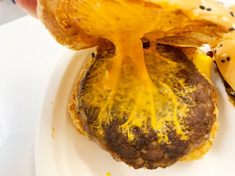 Godzilla burgers appear at McDonald’s Japan, and t’s time to eat them ...