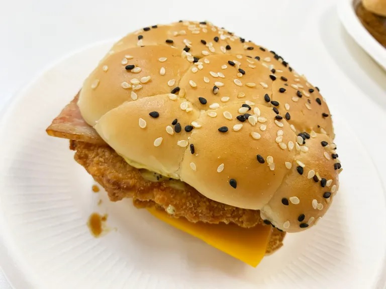 Godzilla burgers appear at McDonald’s Japan, and t’s time to eat them ...