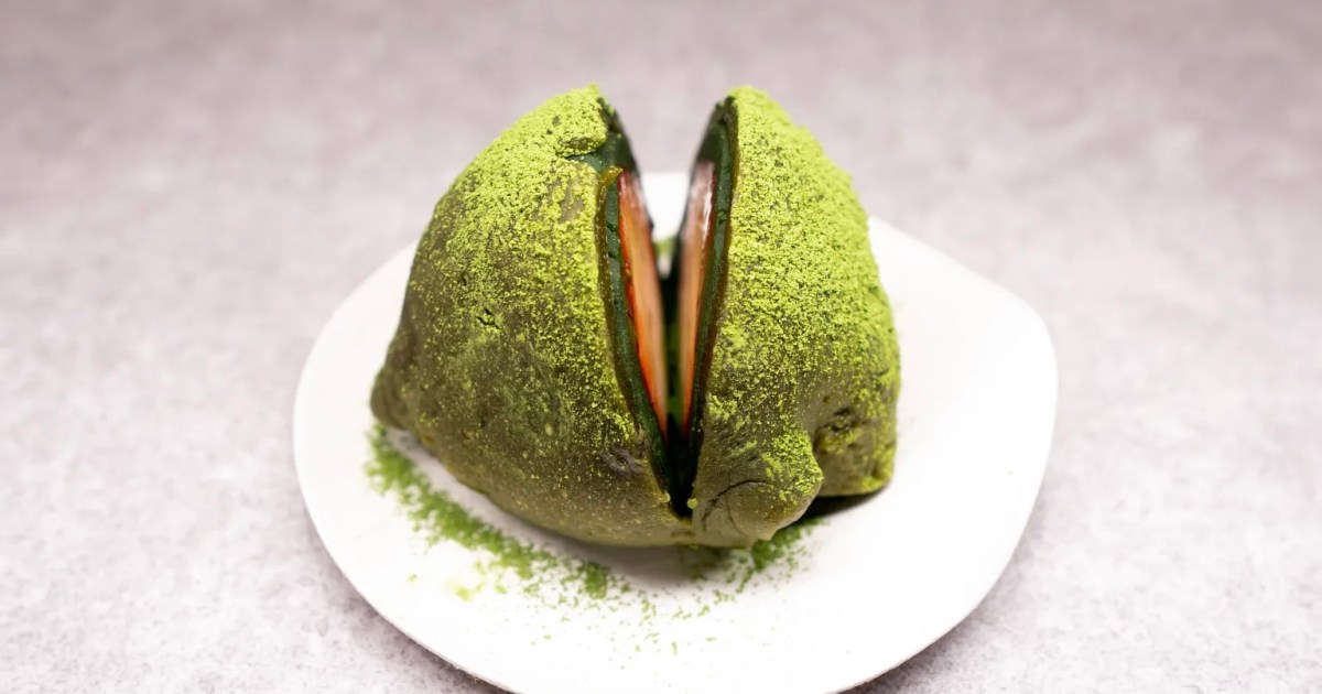 Matcha strawberry daifuku from Hatoya really lets the green tea shine ...
