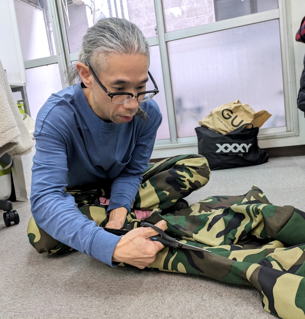 How to throw off your suit and shirt like a Like a Dragon tough guy, starring Mr. Sato【Videos ...