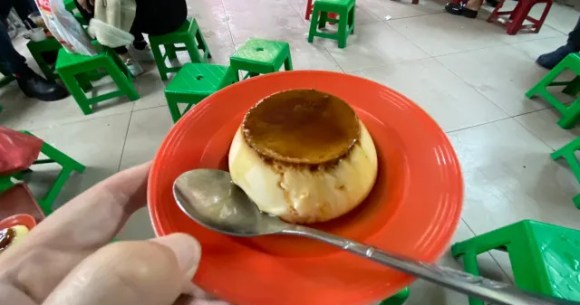 We stumbled upon “Pudding Street” in Hanoi, so of course we had to ...