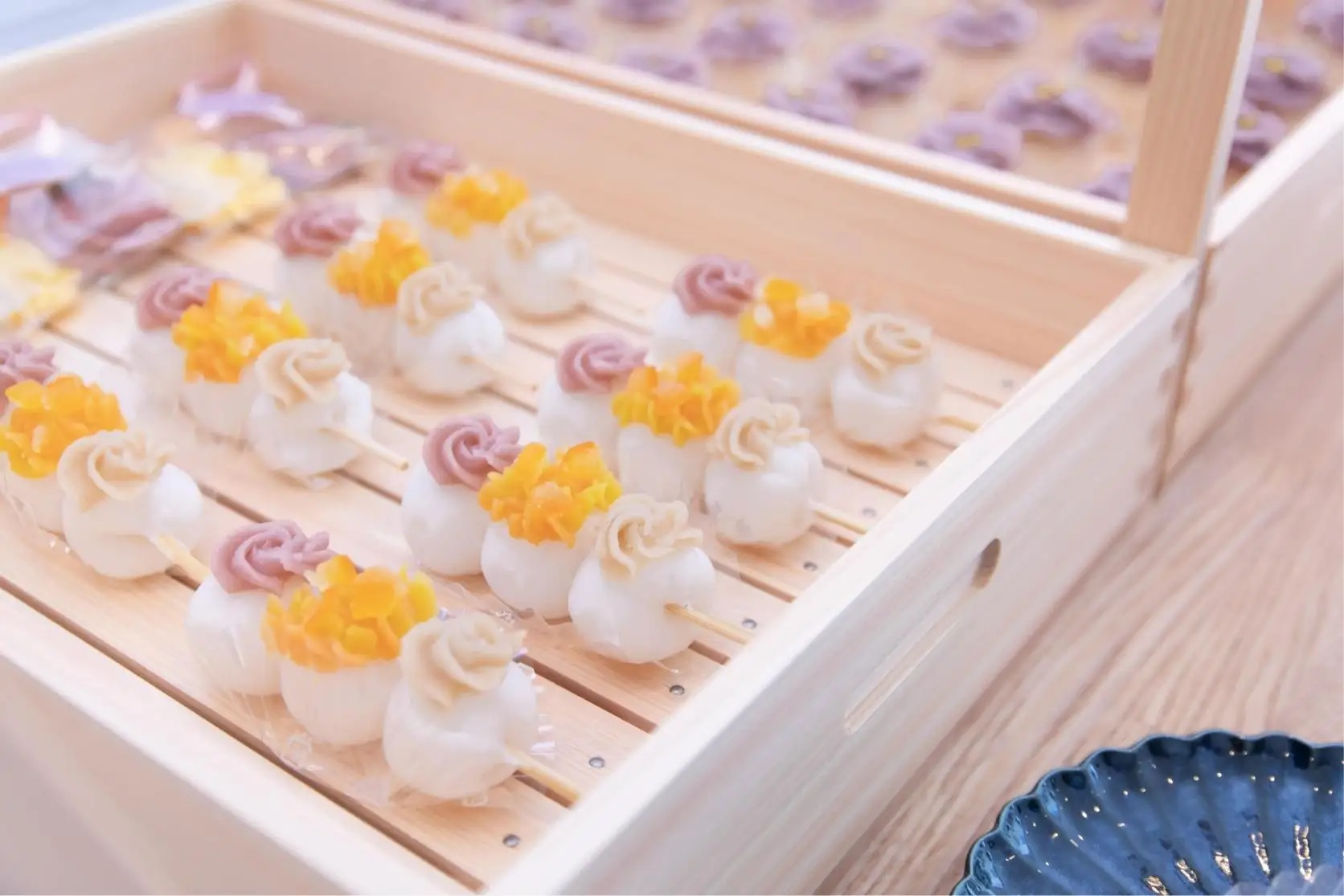 This Japanese sweets shop specializes in beautiful flower-shaped ohagi ...