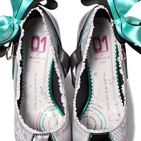 Beautiful new Hatsune Miku shoes make you look like the virtual idol ...