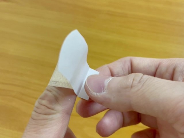 Trying out the revolutionary adhesive bandages developed by a 10-year ...