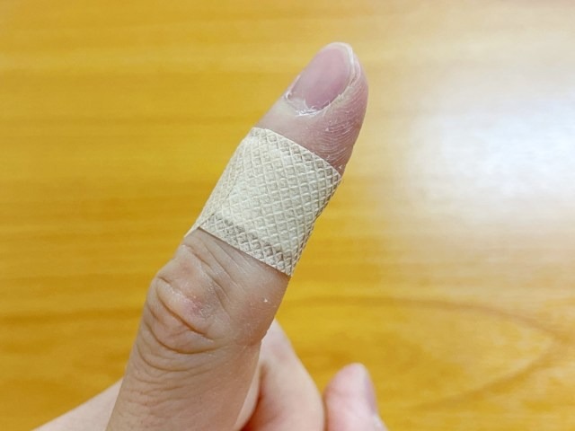 Trying out the revolutionary adhesive bandages developed by a 10-year ...