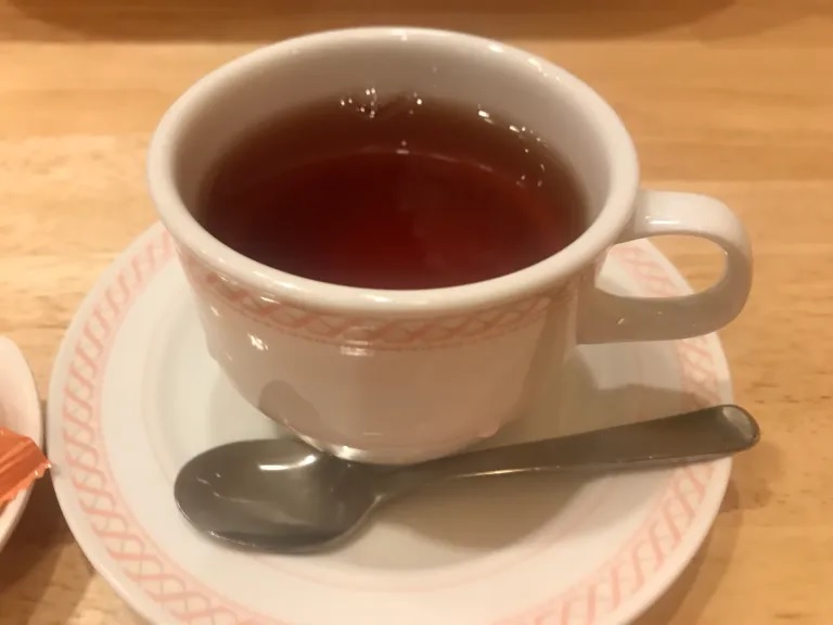 Do all big Japanese cafe chains just give you a tea bag when you order ...