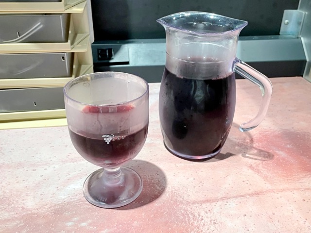 Saizeriya’s private solo booths are one of the best places to work ...