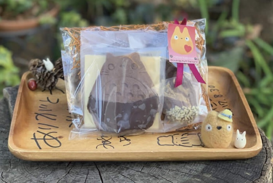 Chibi Totoro Valentine’s chocolate cream puffs appear, are sweet both ...