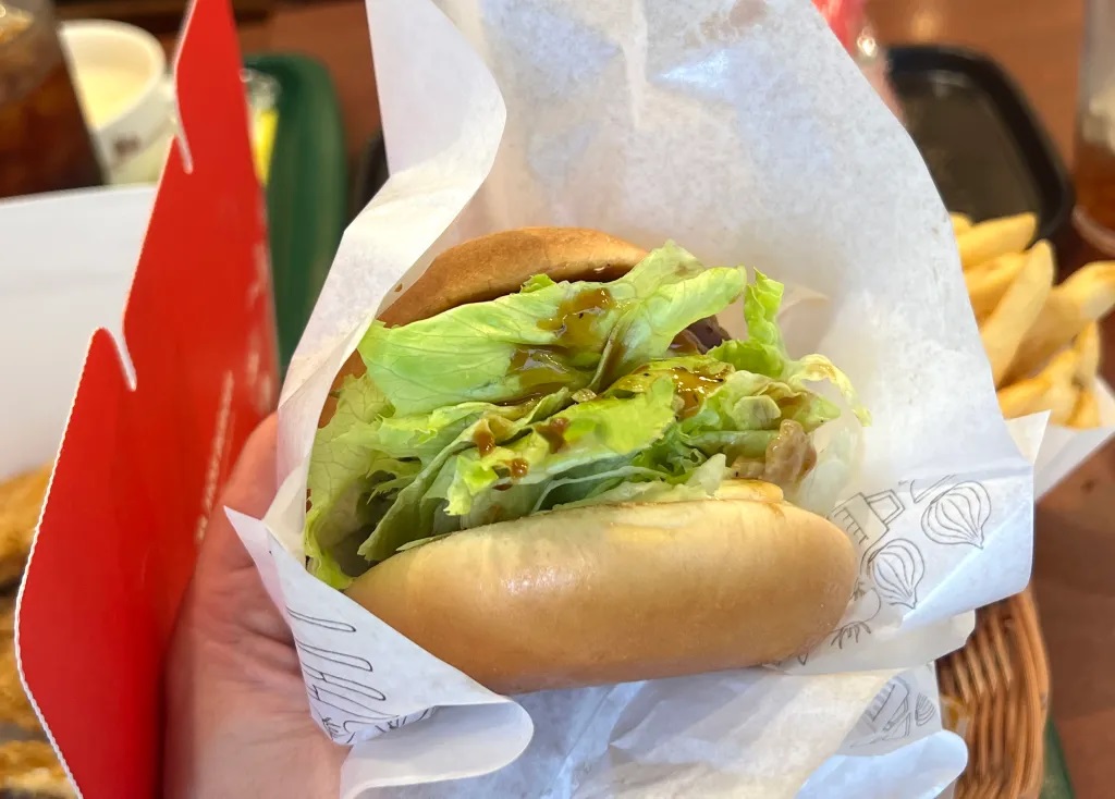 What does an EXACTLY 5,000-yen meal at Japan’s Mos Burger look like ...