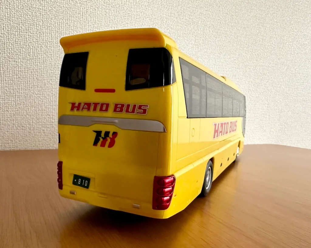 We get our hands on a model of a popular Japanese bus, complete with ...