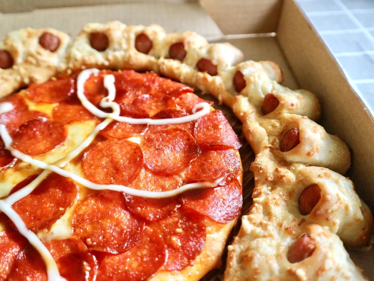Pizza Hut Taiwan serves up a slam dunk with…an edible basketball and ...