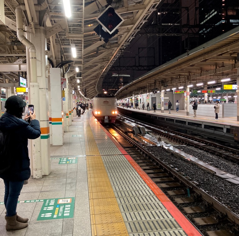 An overnight trip on the Sunrise Izumo, Japan’s awesome Tokyo-Shimane ...