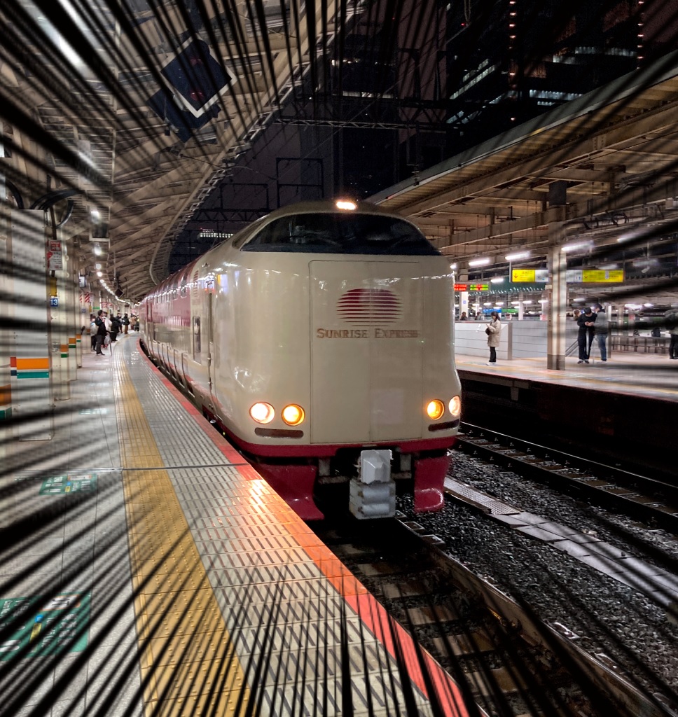 An overnight trip on the Sunrise Izumo, Japan’s awesome Tokyo-Shimane ...