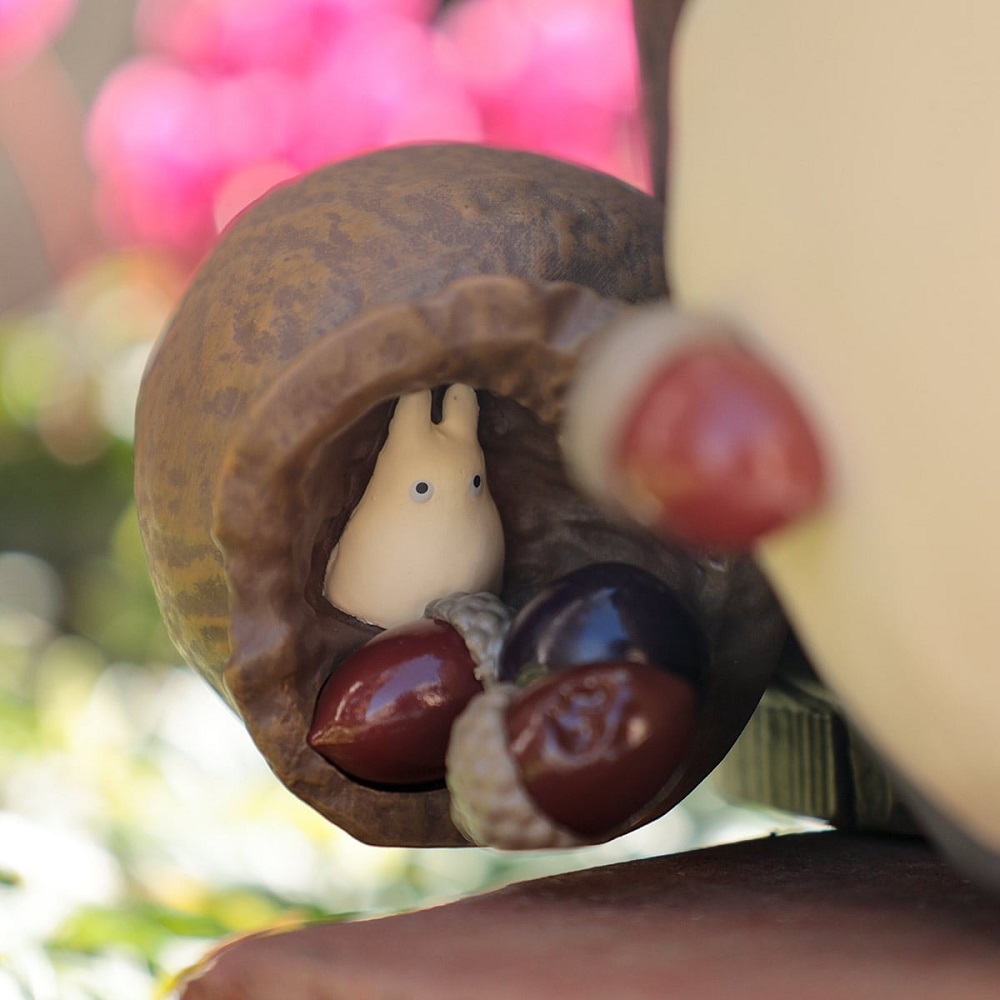 Beautiful Totoro diorama box flower sets offered for Mother’s Day, but ...