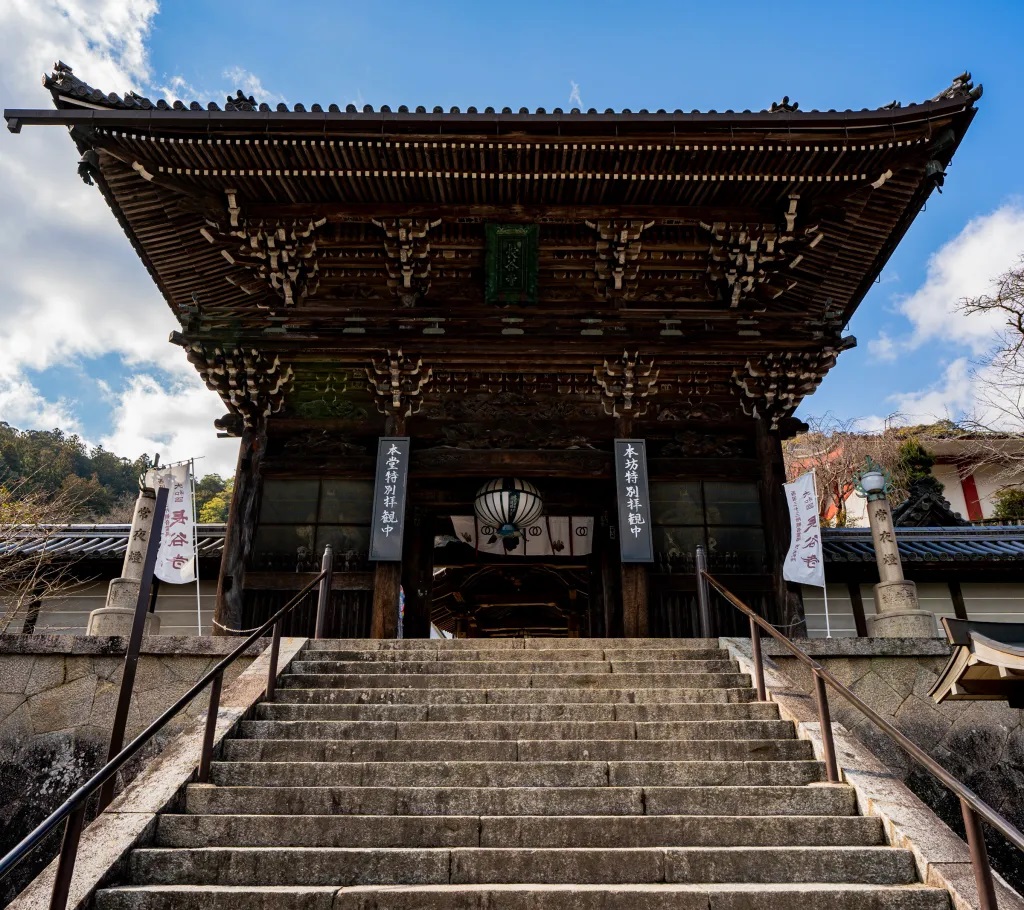 A visit to the ordinarily forbidden hall of Nara’s Hasedera Temple ...