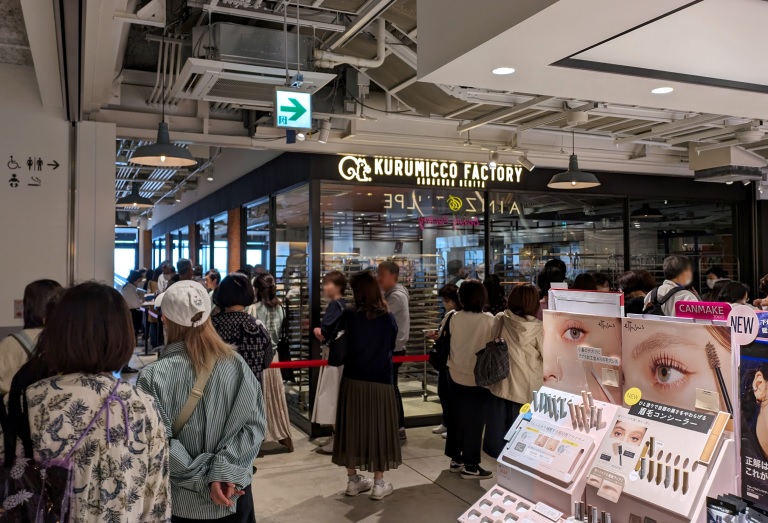 Seaside scenery, history, and so many desserts on Yokohama’s Akai Kutsu ...