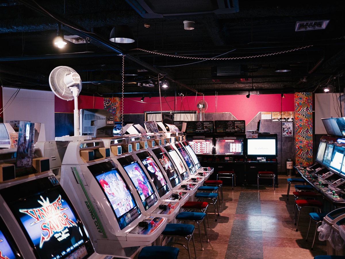 Game-loving couple rents out Tokyo arcade for their wedding ceremony ...