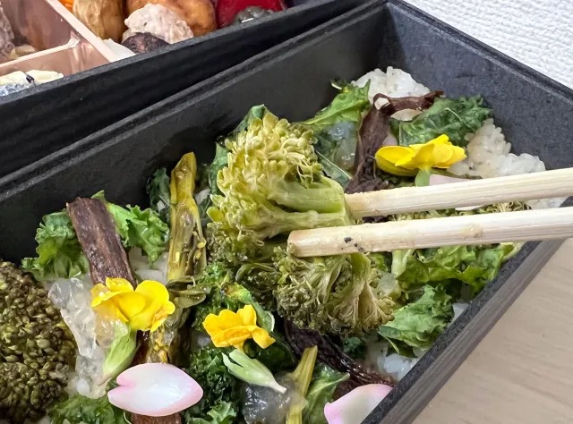 Secret Kitchen bento serves Japanese flowers, birds, wind and moon in a ...