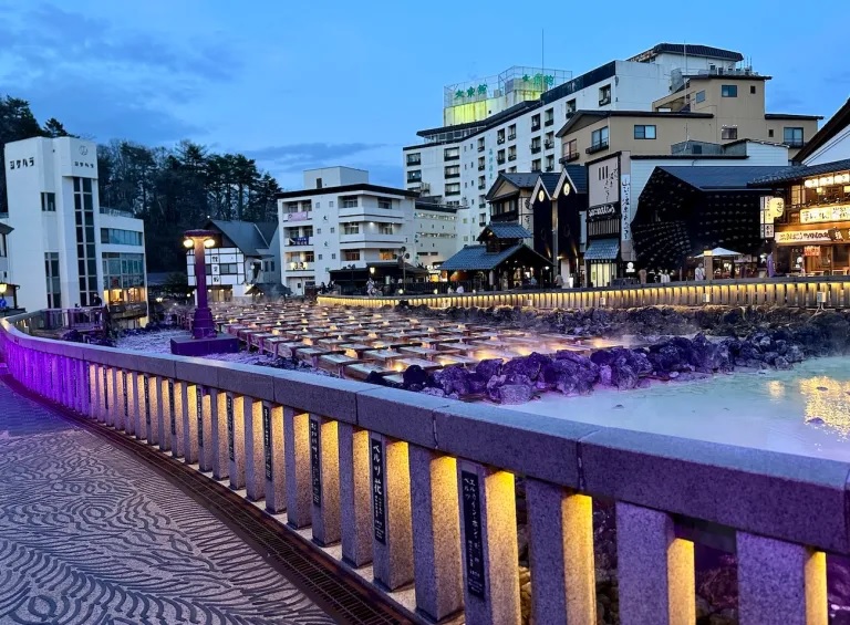 We go looking for the free kaoyu hot spring facebath of onsen town ...