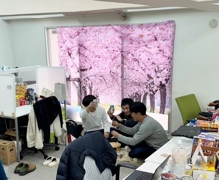 Sakura season schedule is screwed up, so we had a no-cherry blossom ...