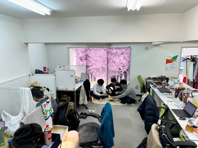 Sakura season schedule is screwed up, so we had a no-cherry blossom ...