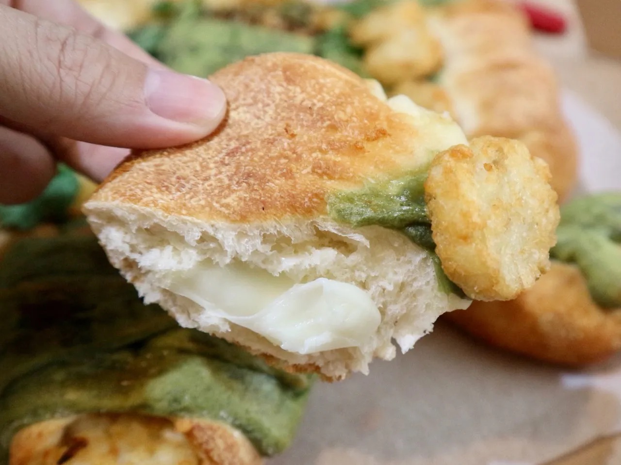 Pizza Hut releases a turtle pizza that looks like a Teenage Mutant ...