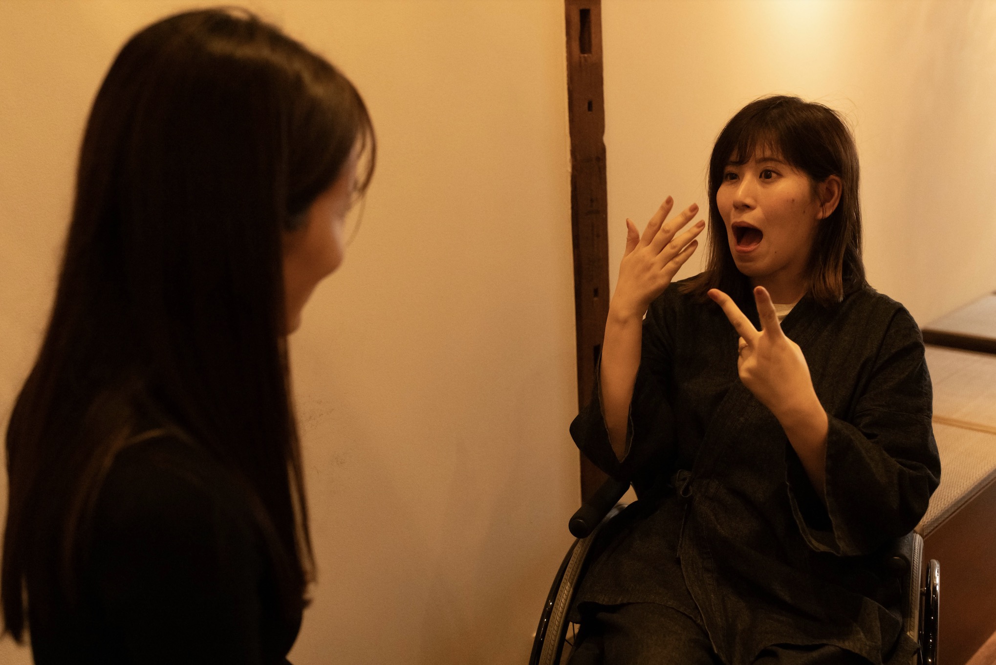 New silent cafe opens in Japan, where talking and music is not allowed ...