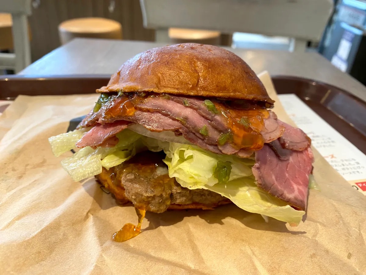 Wendy’s releases a Pretzel Roast Beef Burger aimed at foreign tourists ...