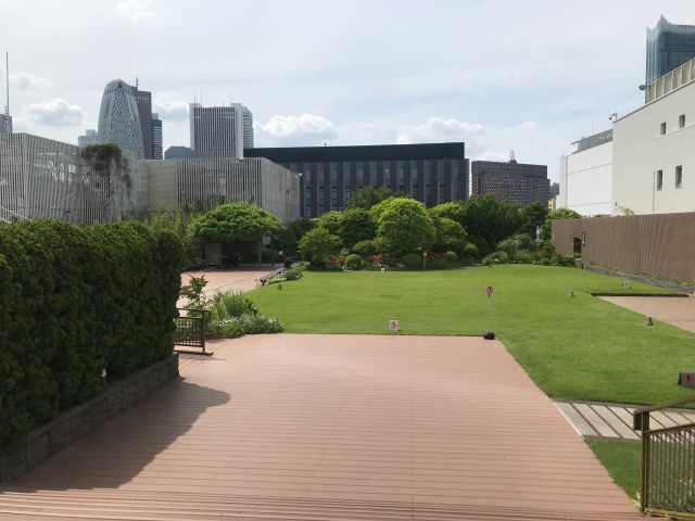 Japanese department store rooftop is a secret oasis where you can ...