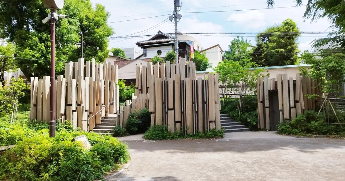 Japanese public toilet in Tokyo is more like a fancy restaurant than a ...