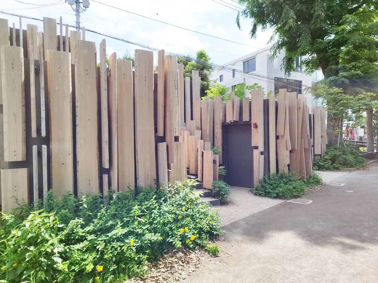 Japanese public toilet in Tokyo is more like a fancy restaurant than a ...