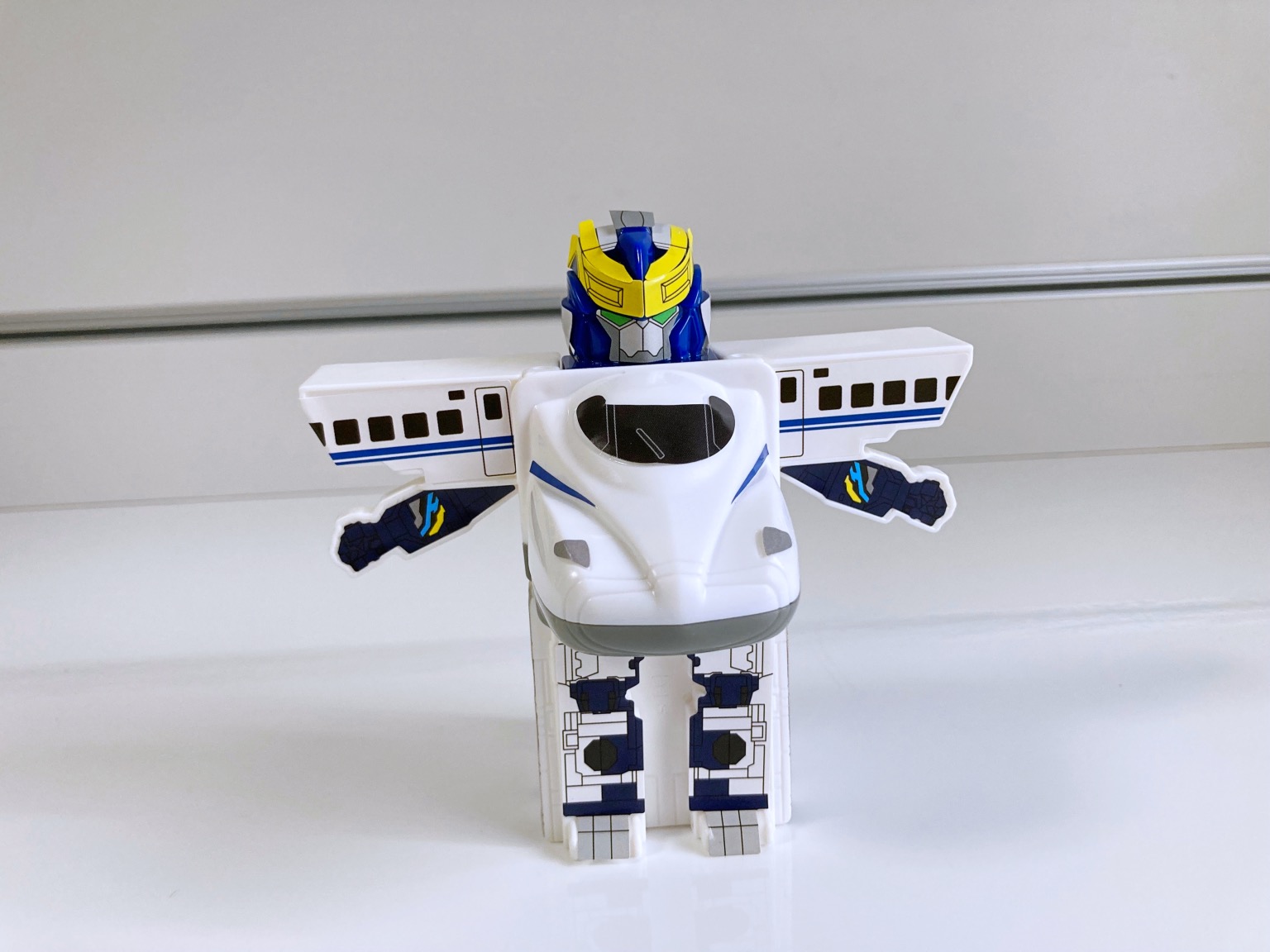 McDonald’s Happy Meals in Japan now come with Shinkansen robots ...
