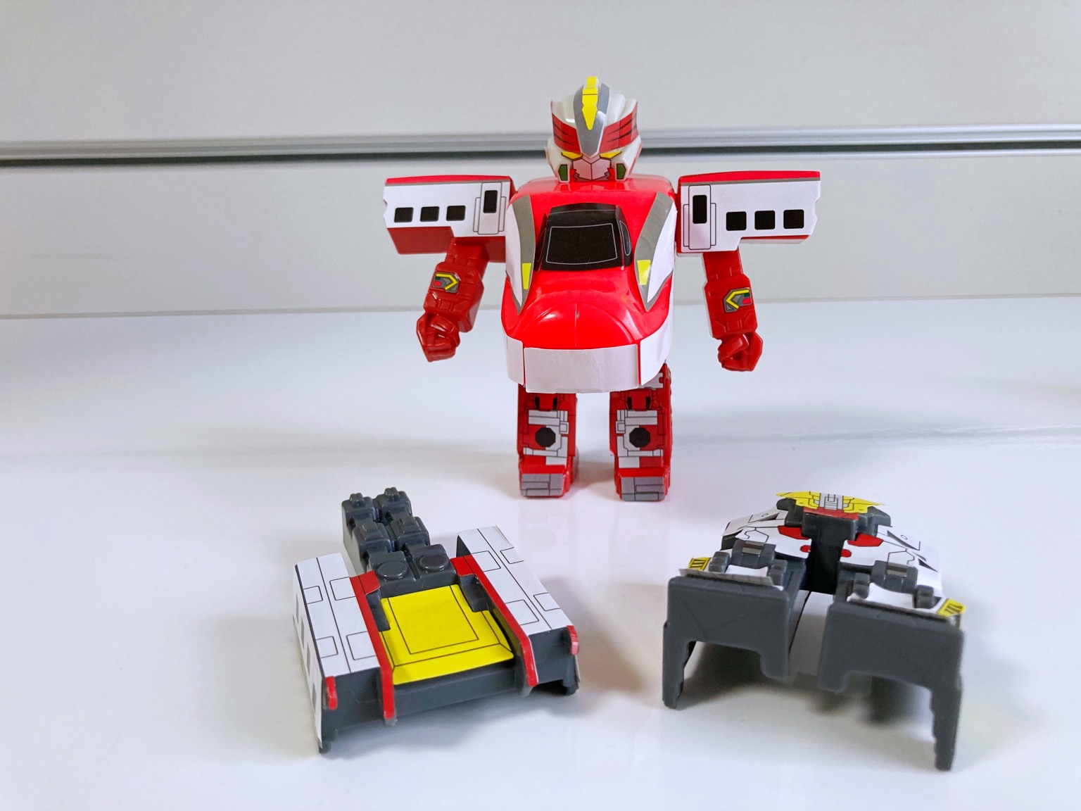 McDonald’s Happy Meals in Japan now come with Shinkansen robots ...