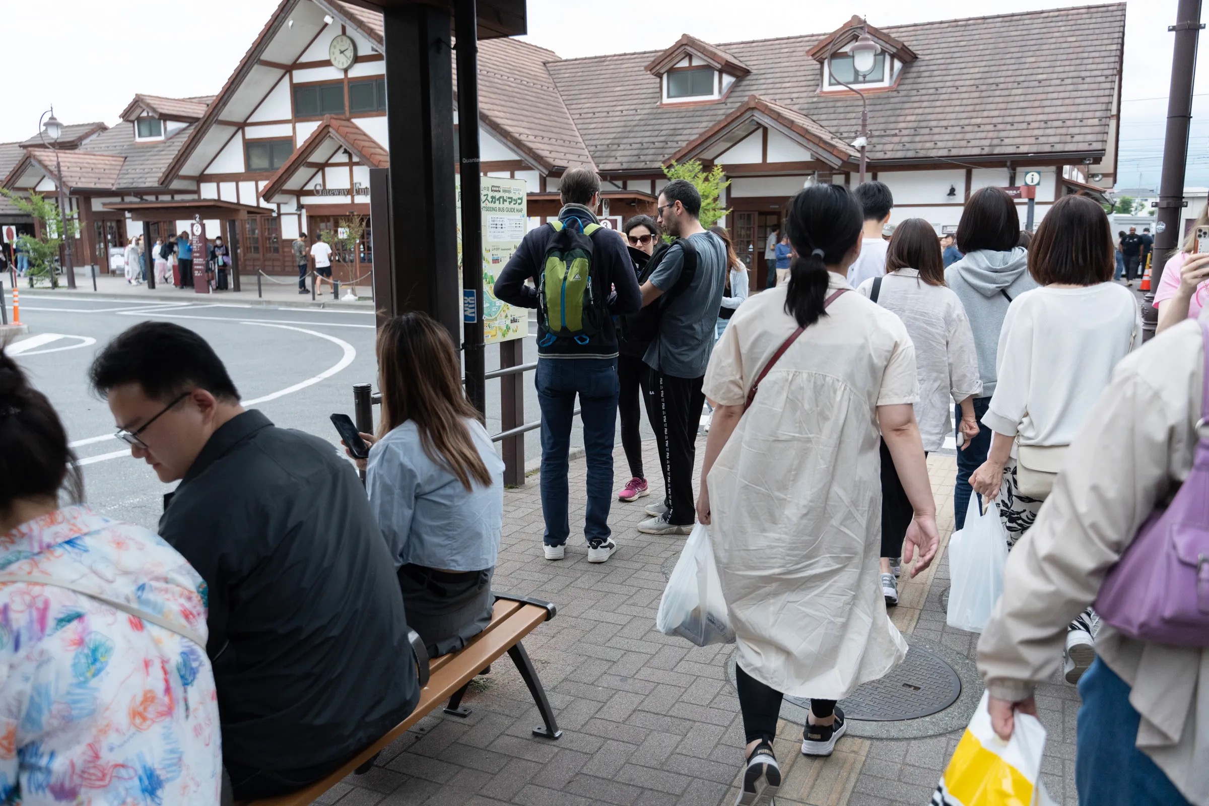 Has the Mt Fuji Lawson blackout screen really stopped tourists from ...