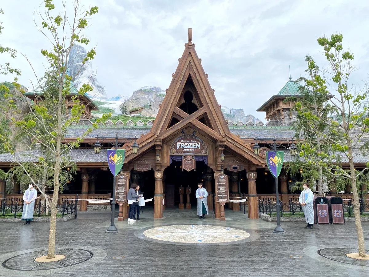 Tokyo DisneySea’s Frozen Kingdom: Elsa’s home at Fantasy Springs has a ...