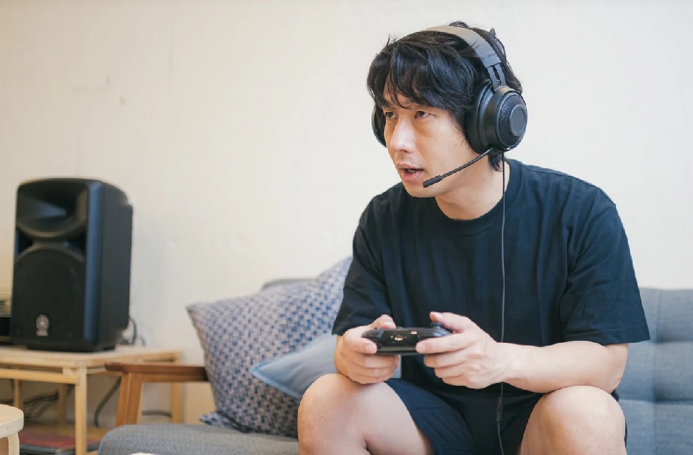 Caffeinated ramen for gamers that you can eat with one hand going on ...