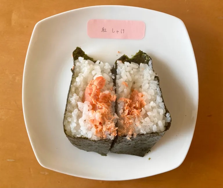7-Eleven Japan now has two tiers of salmon rice balls, but is the new ...