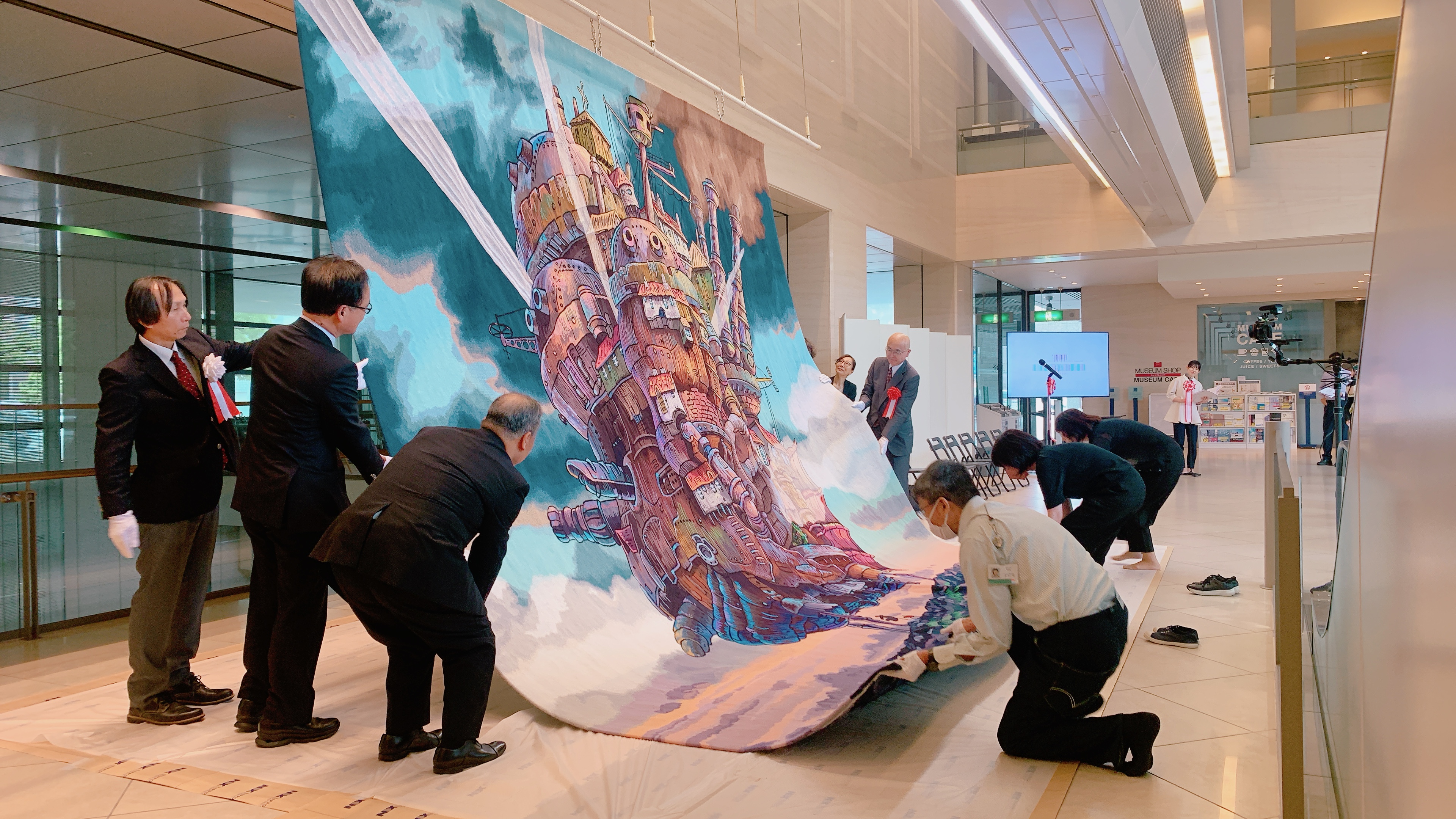 Studio Ghibli’s Howl’s Moving Castle tapestry unveiled in Japan for ...