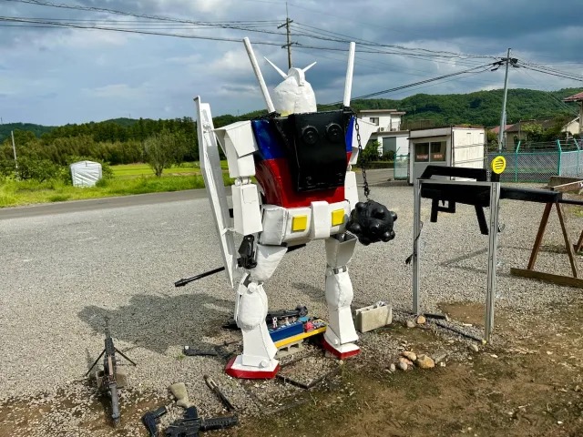 The heartwarming story of Japan’s “Weakling Gundam” and the fans who ...