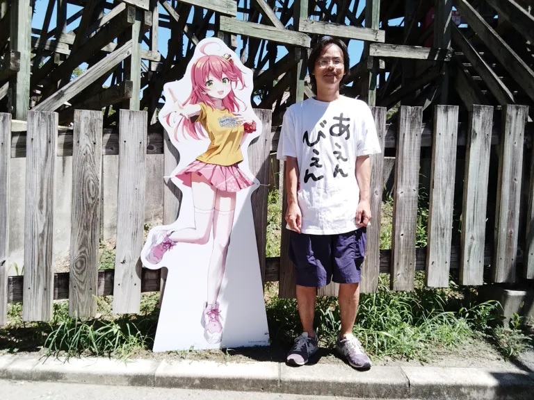 Japanese theme park’s Hololive art event: A fun day for sweaty otaku ...