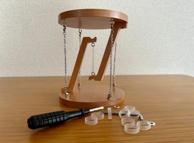 Defying gravity and common sense with the lowest-rated tensegrity table ...