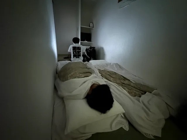 Smallest hotel room in Tokyo? This cheap stay for two will turn friends ...