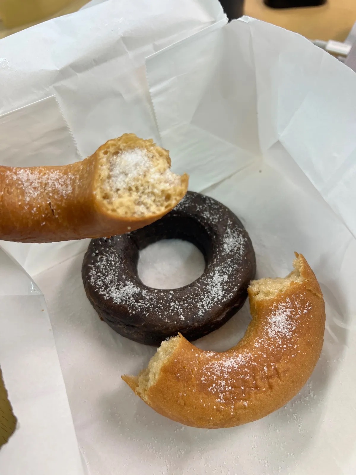 7-Eleven Japan now sells fresh-fried doughnuts, but are they any good ...