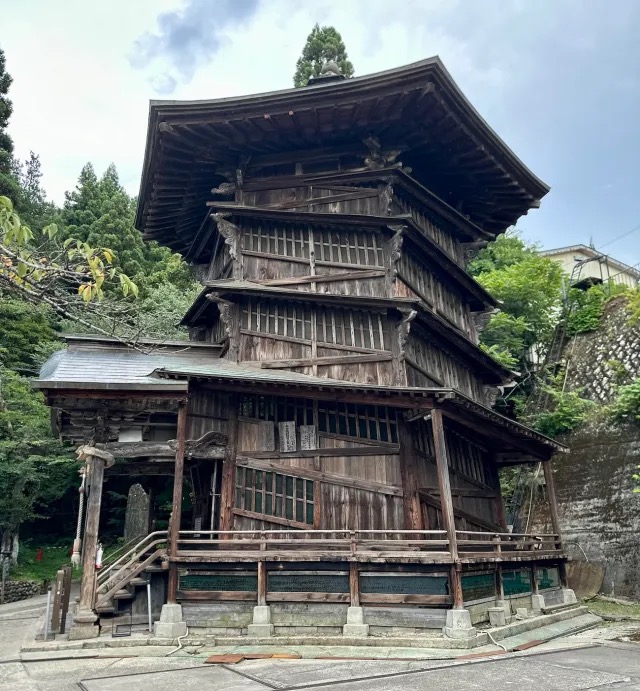 World’s only double-helix wooden structure, Aizu Sazaedo, is mysterious ...