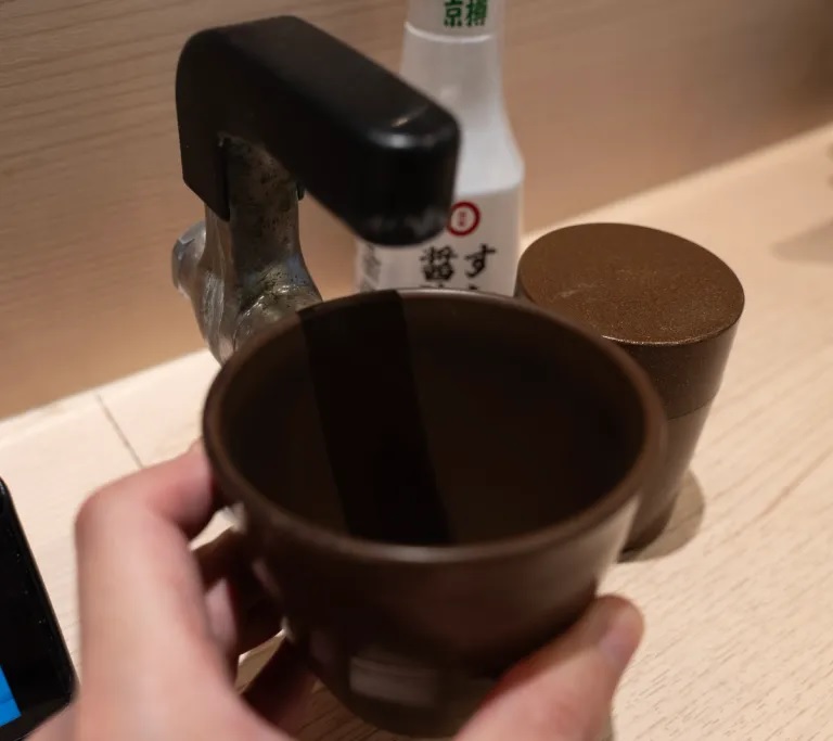 How to use the self-serve dispensers for green tea at conveyor bel ...